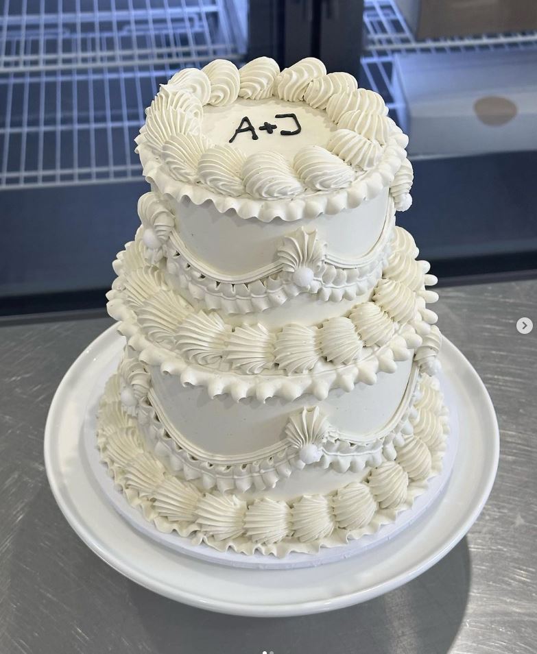 Retro Text Cake – PerthCakeCollective