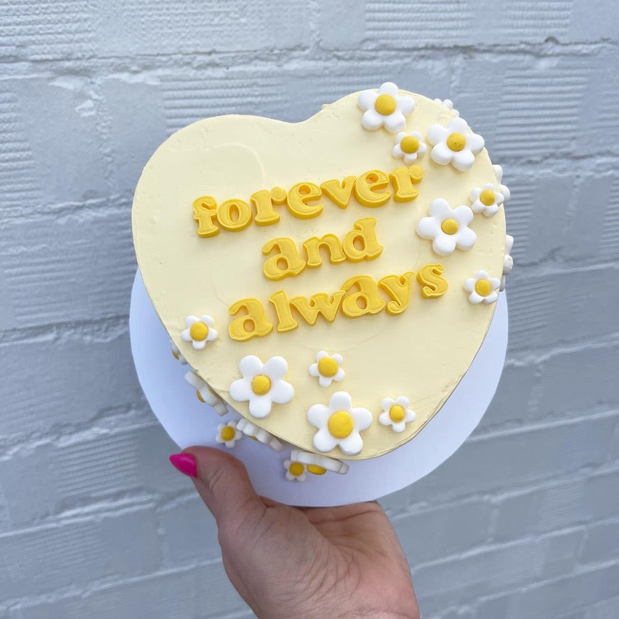 Retro Text Cake – PerthCakeCollective